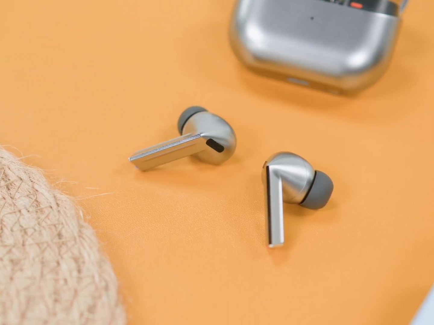 Samsung Galaxy Buds 4 Design Leaked in One UI Update